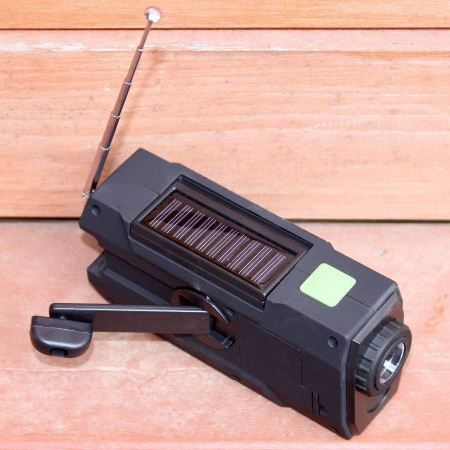 Ready Hour 4-in-1 Emergency Solar Flashlight & AM/FM/Weather Radio w ...